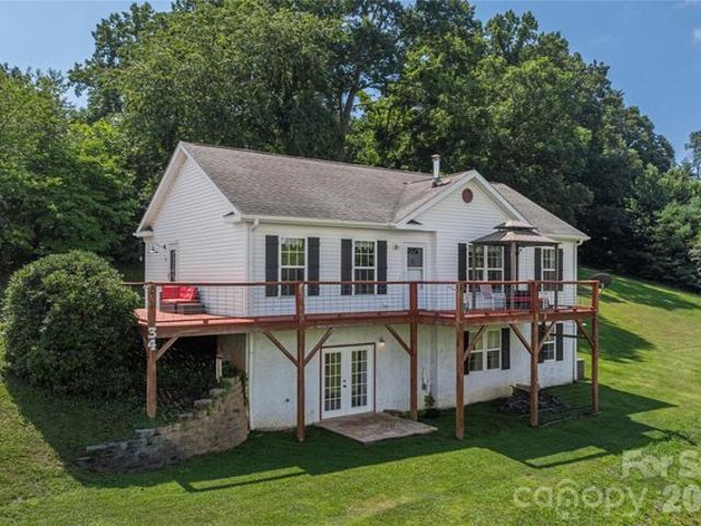 34 Joy Hughes Ln, Leicester, NC 28748