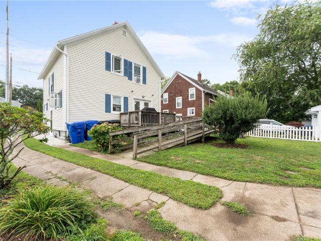 34 Kent Avenue