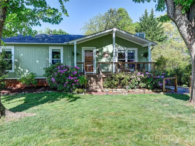 34 Knoll Ridge Drive