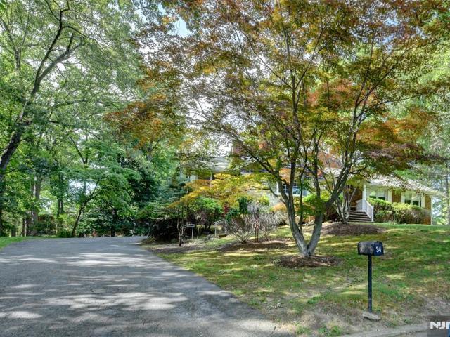 34 Knoll Road
