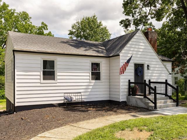 34 Lakeview Avenue