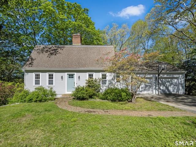 34 Laurel Hill Dr, East Lyme, CT 06357