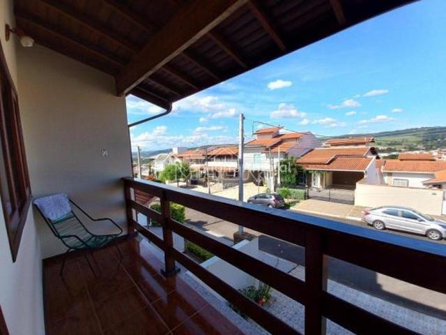 " Linda Casa à Venda em Condomínio Próximo ao Centro de Valinhos Conforto e Laz