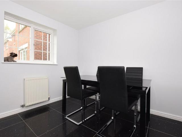 34, Lilac Court, Leeds, West Yorkshire, LS14 6GQ