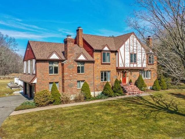 34 Little Fox Ln Monroe, CT 06468 in Monroe, Connecticut