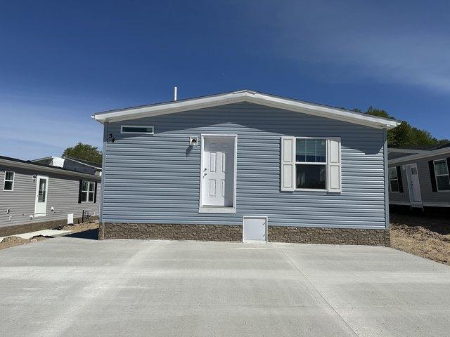 34 Liza St, Boyne City, MI 49712