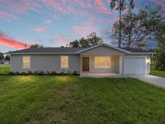 34 Maple Ln, Ocklawaha, FL 32179