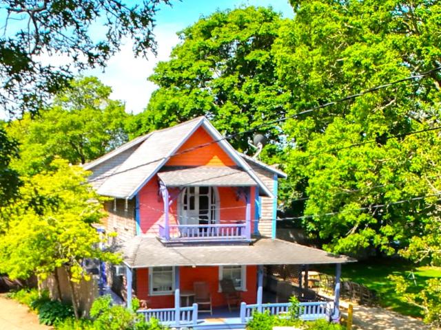 34 Massasoit Ave, Oak Bluffs, MA 02557 | MLS #42756 | Compass