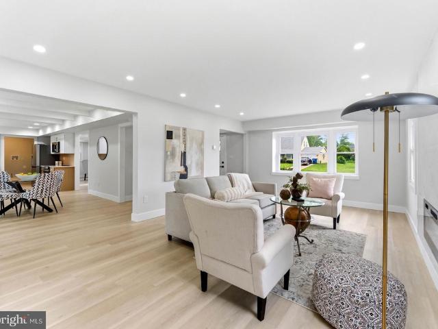 34 Mayfair Circle