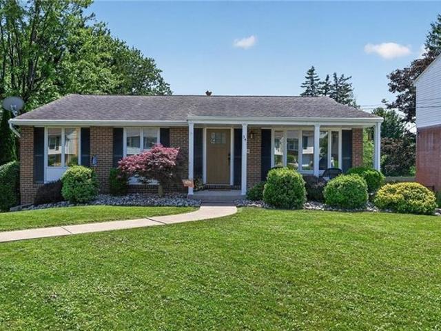 34 Mohawk Dr, Greensburg, PA 15601