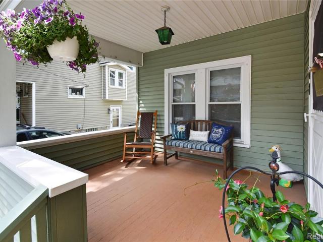 34 Moser Place