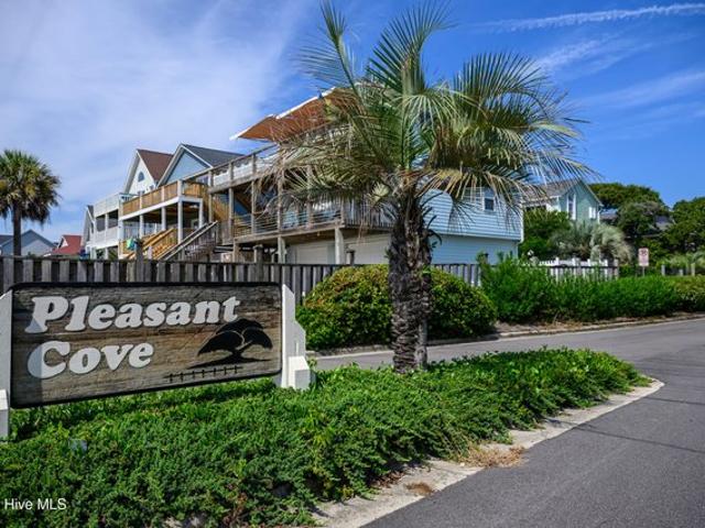34 N Oak Ct, Surf City, NC 28445