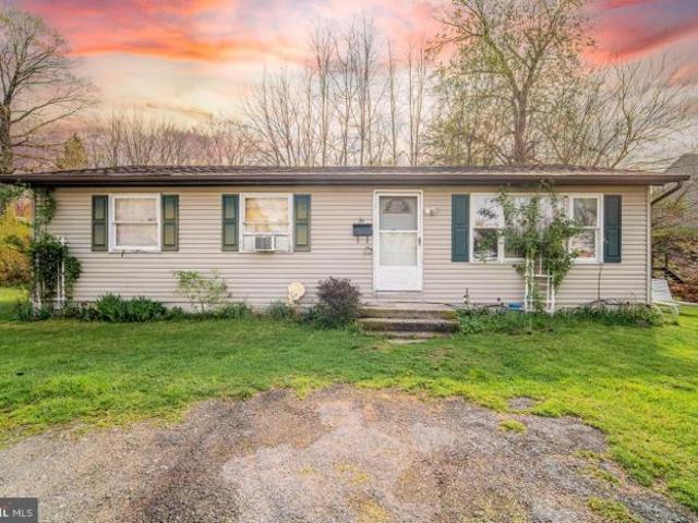 34 N Locust St, Marietta, PA 17547