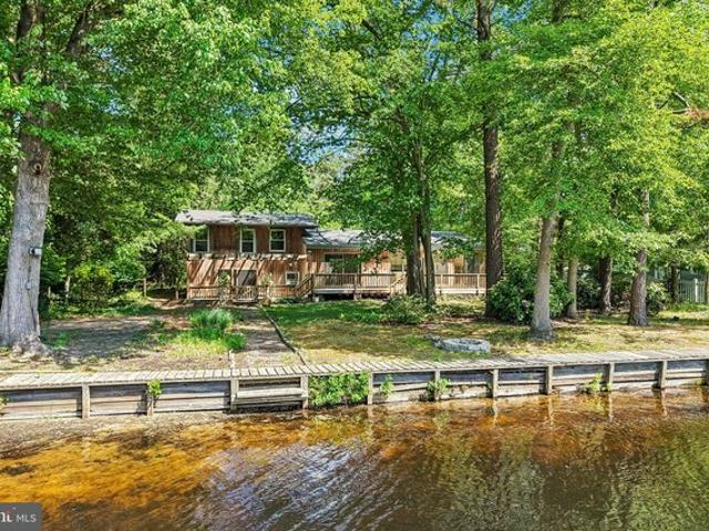34 Oakwood Dr, Medford, NJ 08055