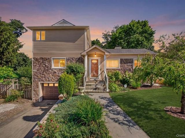 34 Observatory Dr, Croton On Hudson, NY 10520