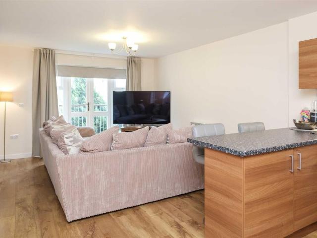 34 Park Lodge Avenue, West Drayton, UB7
