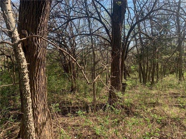 34 Pecan Dr, Linn Valley, KS 66040