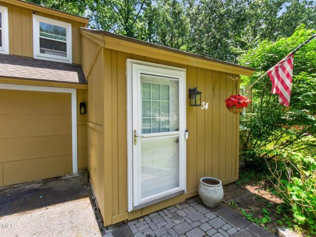 34 Pepperbush Place