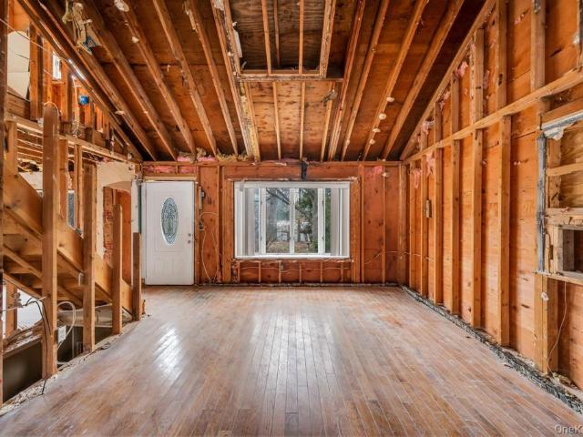 34 Pinelawn Avenue