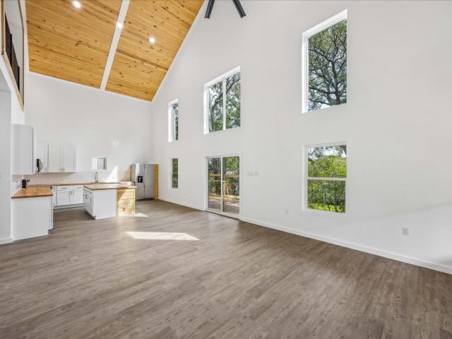 34 Pleasant Valley Dr