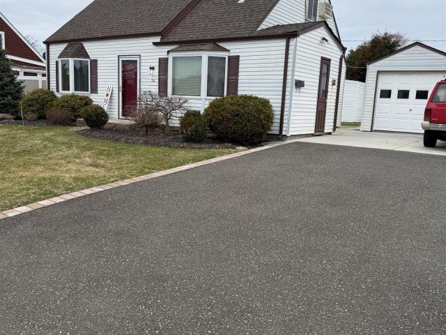 34 Quarry Ln, Levittown, NY 11756 | MLS #983905 | Compass