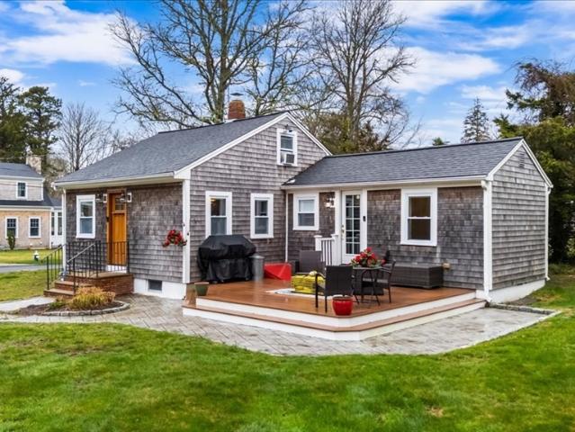 34 Railroad Ave, Yarmouth, MA 02675 | MLS #73504 | Compass