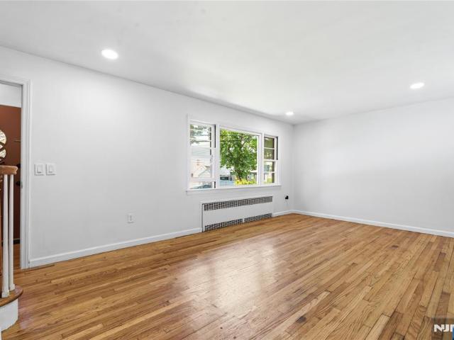 34 Rowland Avenue