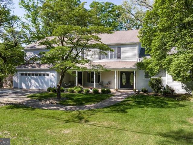 34 S Lakeside Dr W, Medford, NJ 08055