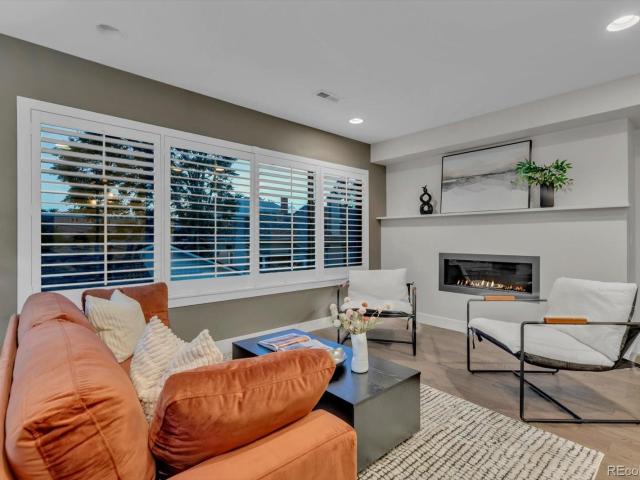 34 S Lincoln Street