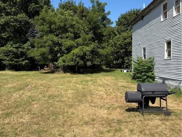 34 Sanford St, Buffalo, NY 14214