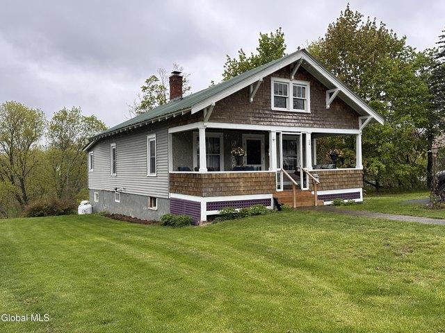 34 Saint Claire St, Ticonderoga, NY 12883