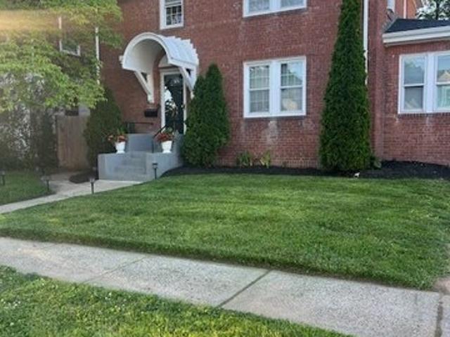 34 Selldan St, West Hartford, CT 06110