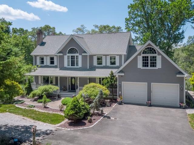 34 Skunk Misery Rd, Haddam, CT 06441