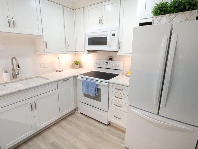 34 Somerset B, West Palm Beach, FL 33417 | MLS #B26011 | Compass