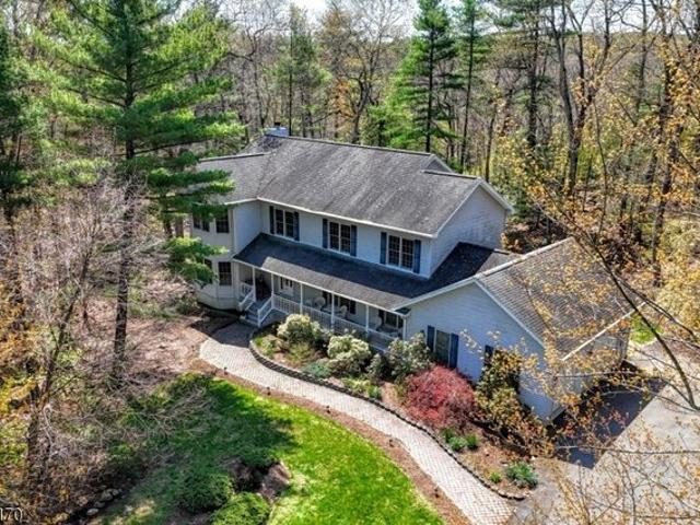 34 Split Rock Rd, West Milford, NJ 07480