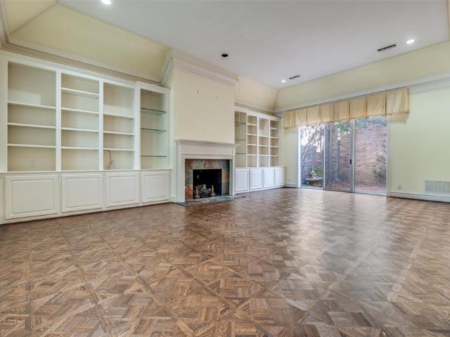 34 Stonecourt Circle