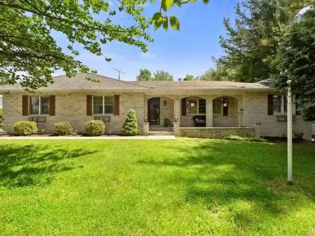 34 STARHAVEN AVE, MIDDLETOWN, NY 10940 Single Family Residence.