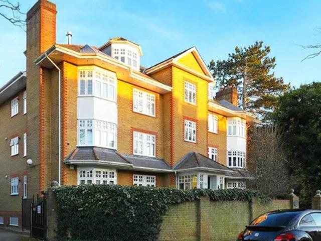 34A Arterberry Road, Cottenham Park, London, SW20 8AQ, United Kingdom | 2 bed apartment for rent #139622648 | Rentberry