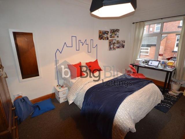 34A Manor Drive, Hyde Park, Leeds LS6 5 bed terraced house to rent £3,055 pcm £705 pw