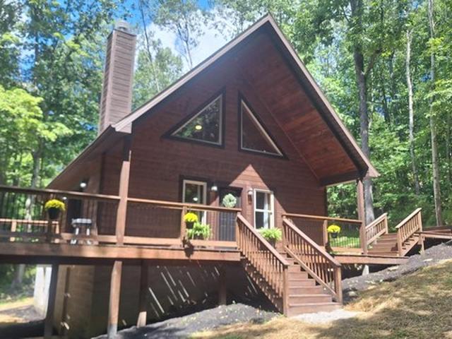 35047 Clay Hill Rd, Logan, OH 43138
