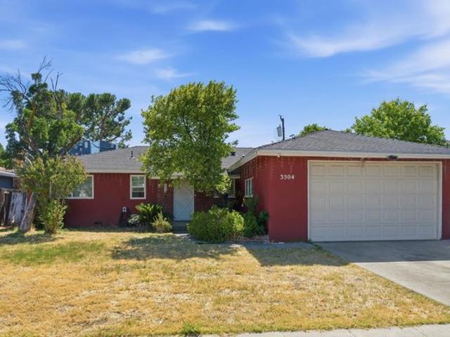 3504 N Wolters Ave, Fresno, CA 93726