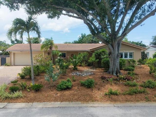 3504 Brookline Dr, Sarasota, FL 34239