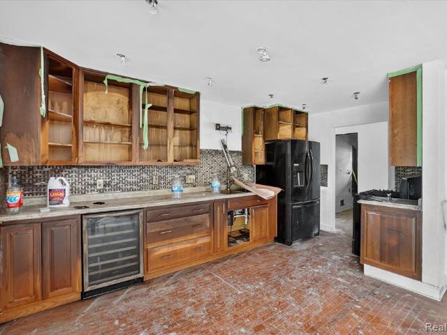 3504 Creekwood Drive