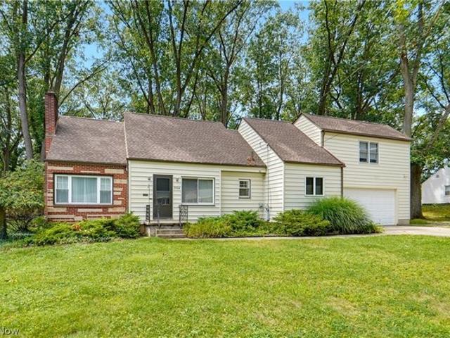 3504 Lakeview Blvd, Stow, OH 44224