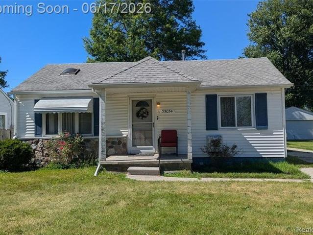 35054 Glen St, Westland, MI 48186