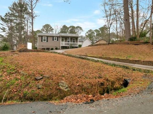 3505 Bonneville Dr, Cumming, GA 30041