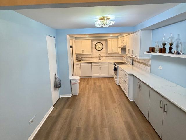 3505 Lakeview Drive # 105