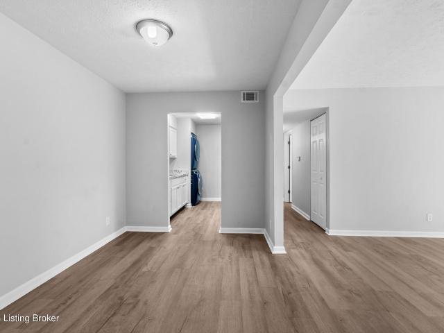 3505 Lodge Ln APT 210