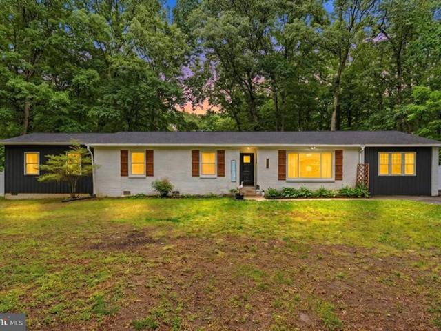 3505 Twinbrook Dr, Waldorf, MD 20603