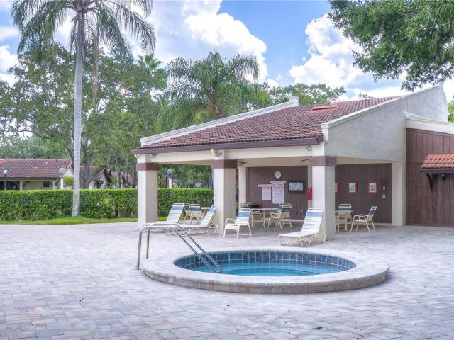 3505 Tarpon Woods Blvd, Unit Q409, Palm Harbor, FL 34685 | MLS #TB8404